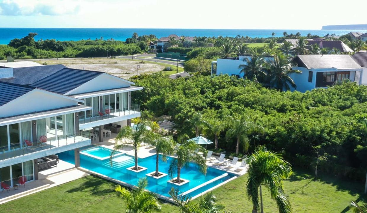 Astonishing 6-Bedroom Villa In Cap Cana Near Golf And White Sand ...