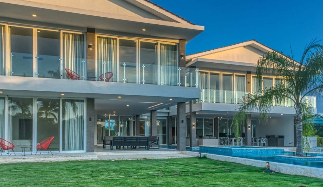 Astonishing 6-Bedroom Villa In Cap Cana Near Golf And White Sand ...